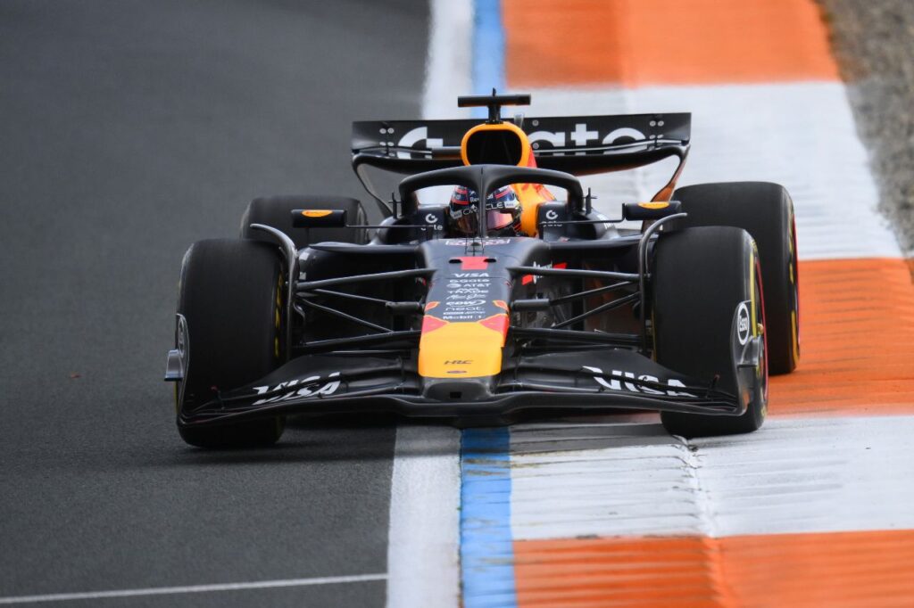 Rosberg over $16 miljoen-clausule: 'Perez en Red Bull op gespannen voet ...